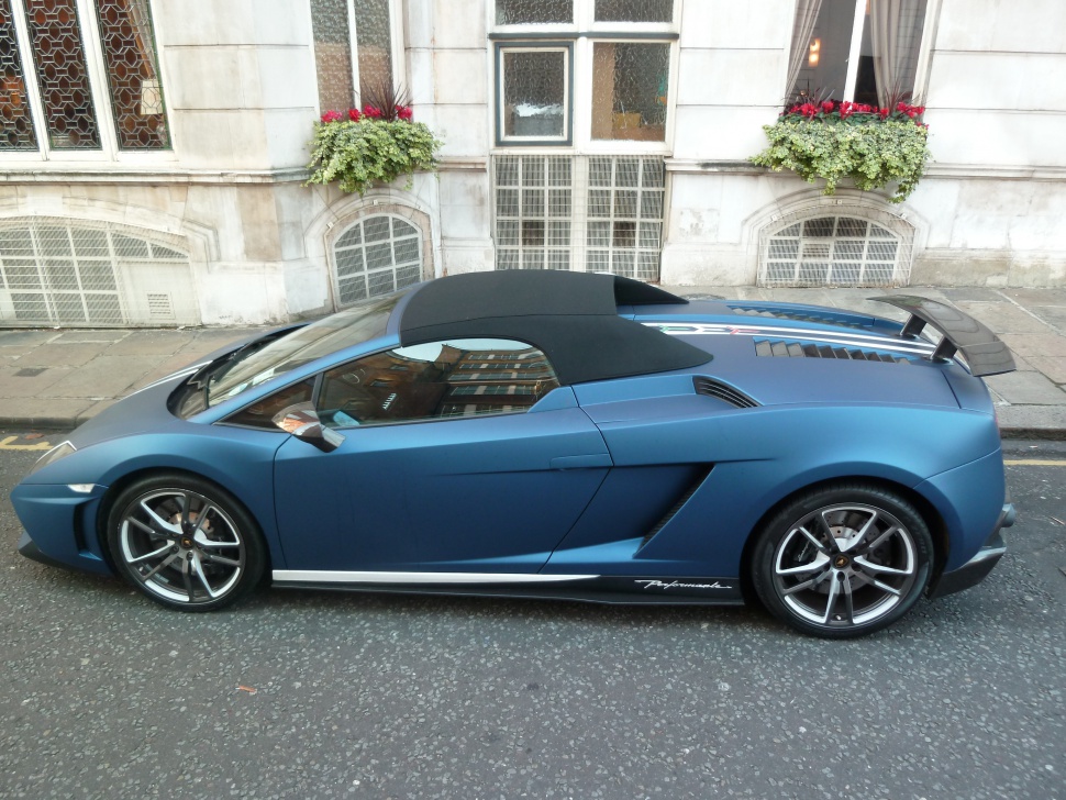 Lamborghini Gallardo technical specifications and fuel economy
